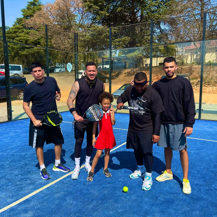AKA plays Tennis with his family - Styles 7